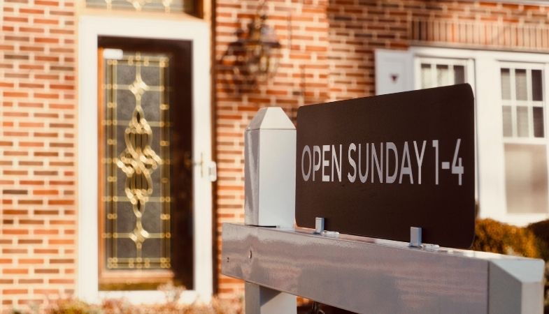 Open House Etiquette: What You Should (and Should Not!) Do