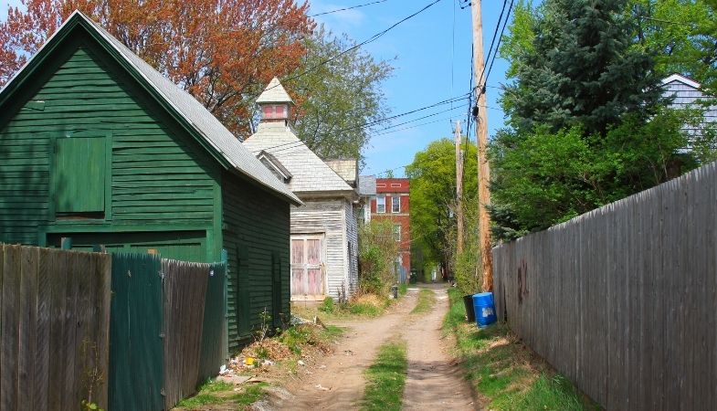 Building Laneway Suites in Toronto: What Homeowners Need to Know